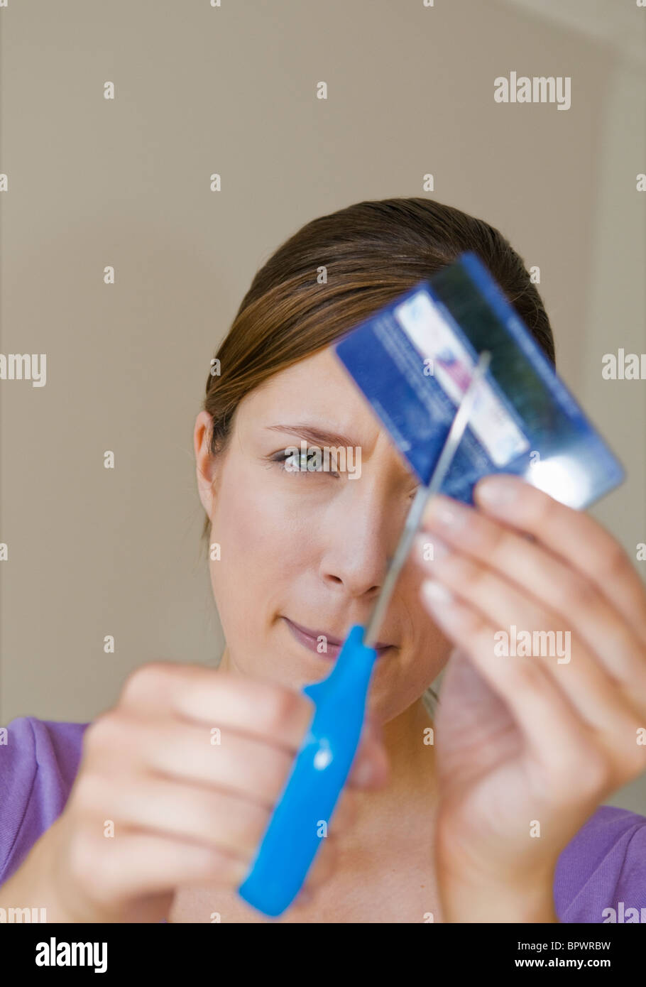 Cutting up credit card scissors hi-res stock photography and images - Alamy