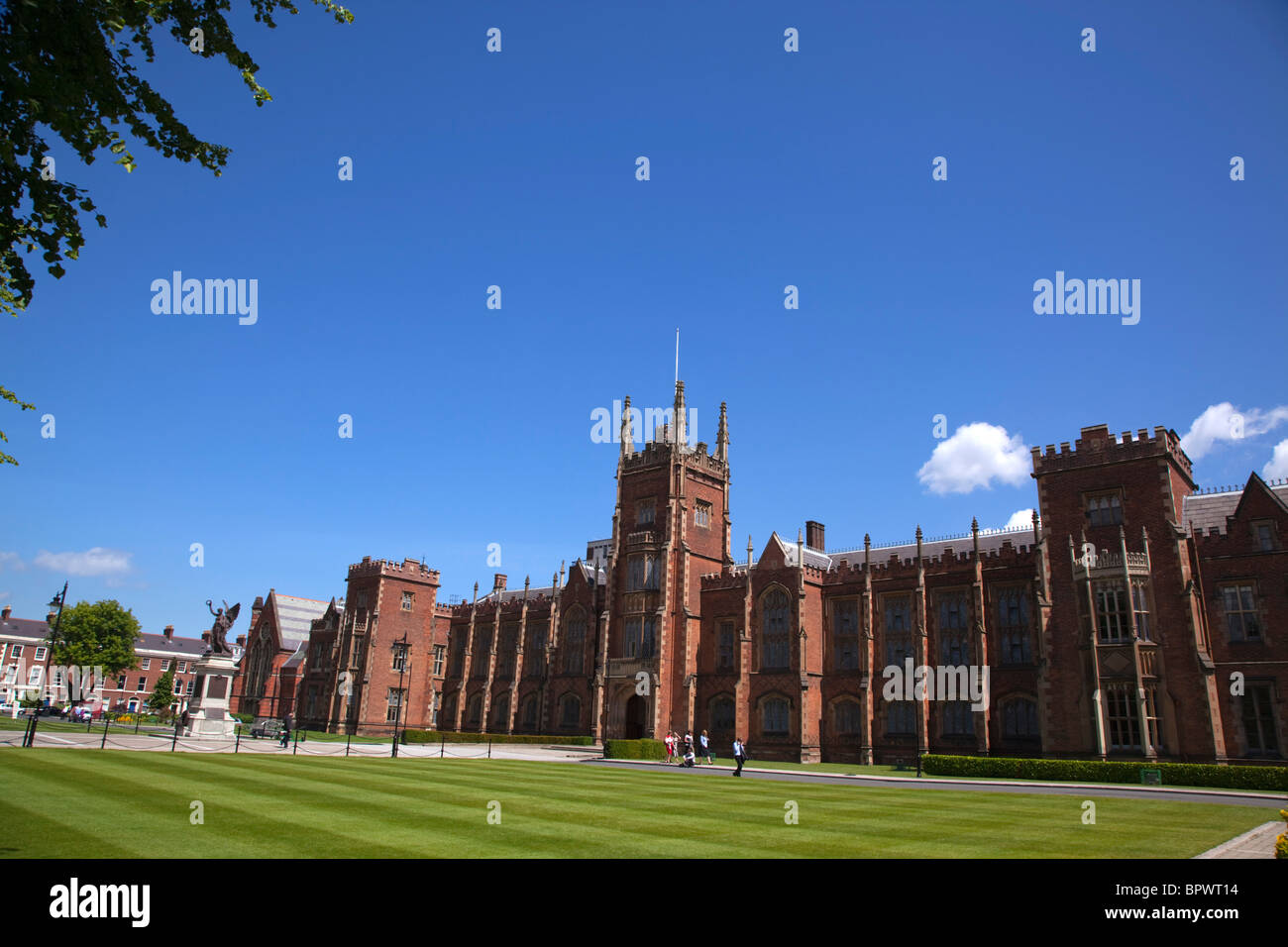 Ireland, Northern, Belfast, Queens Quarter, Queens University main ...