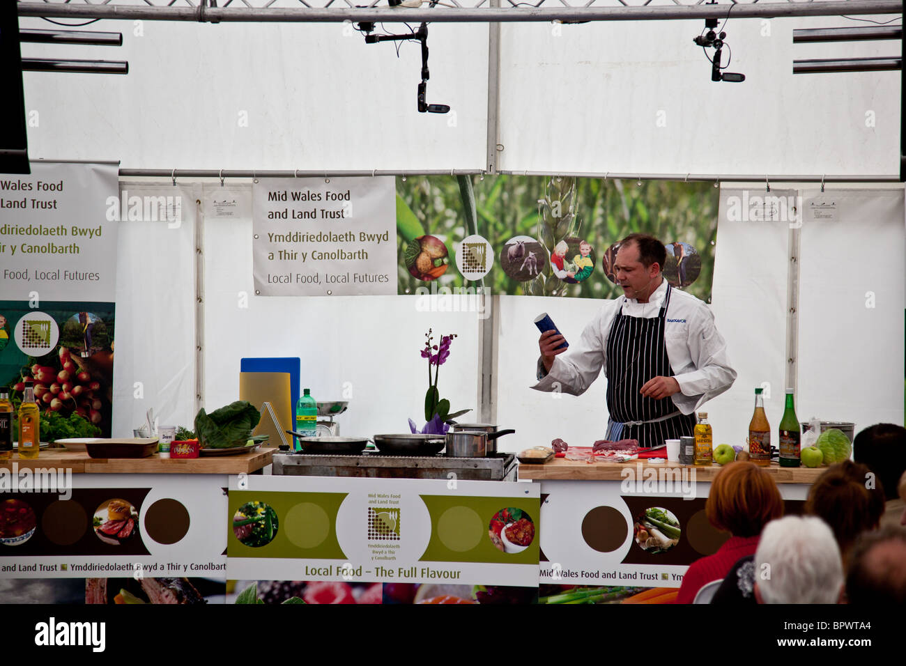 Cookery demonstration hi-res stock photography and images - Alamy