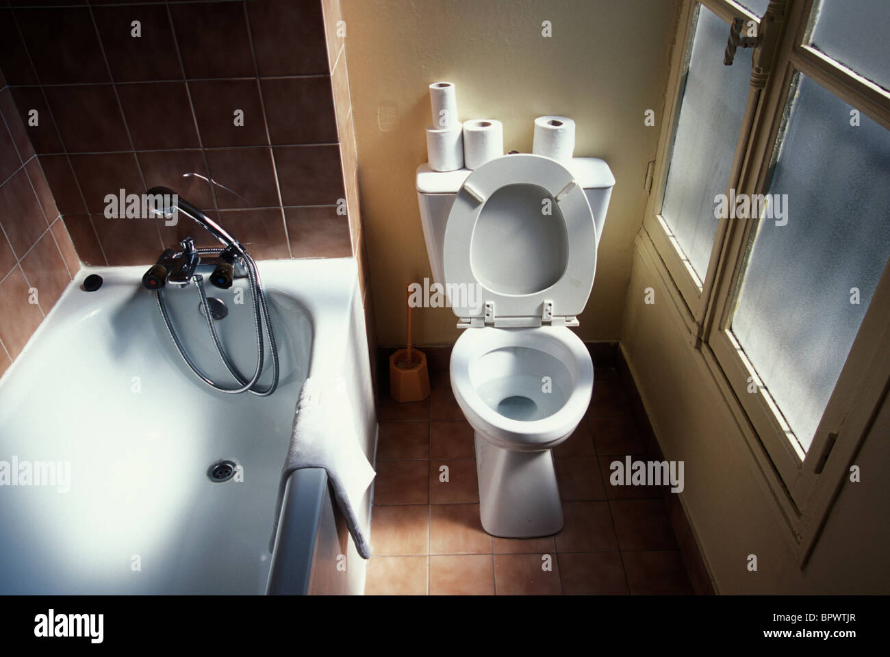 Paris toilet hi-res stock photography and images - Alamy