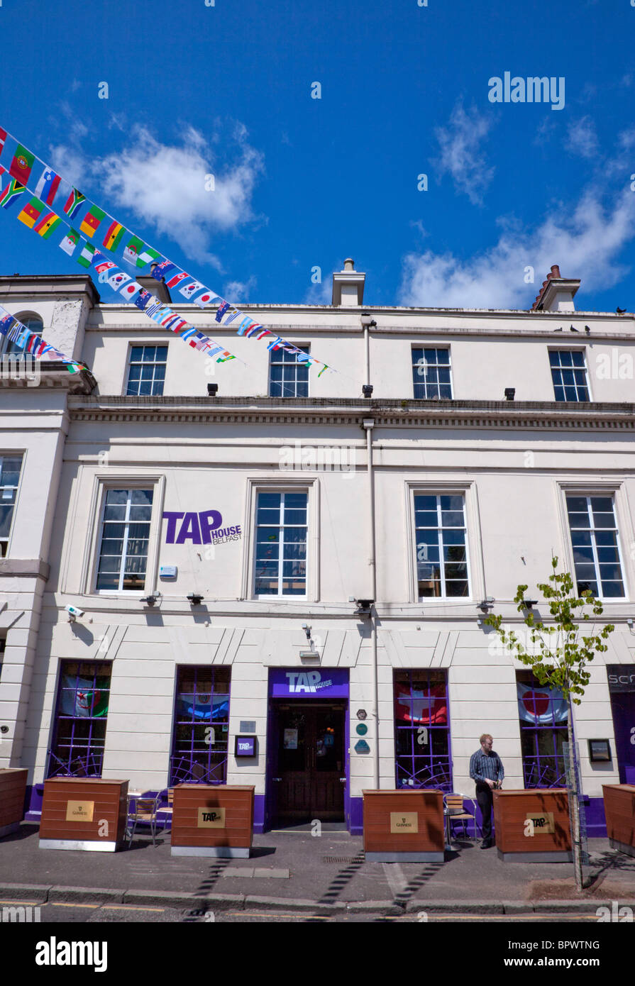 Crescent house hi-res stock photography and images - Alamy