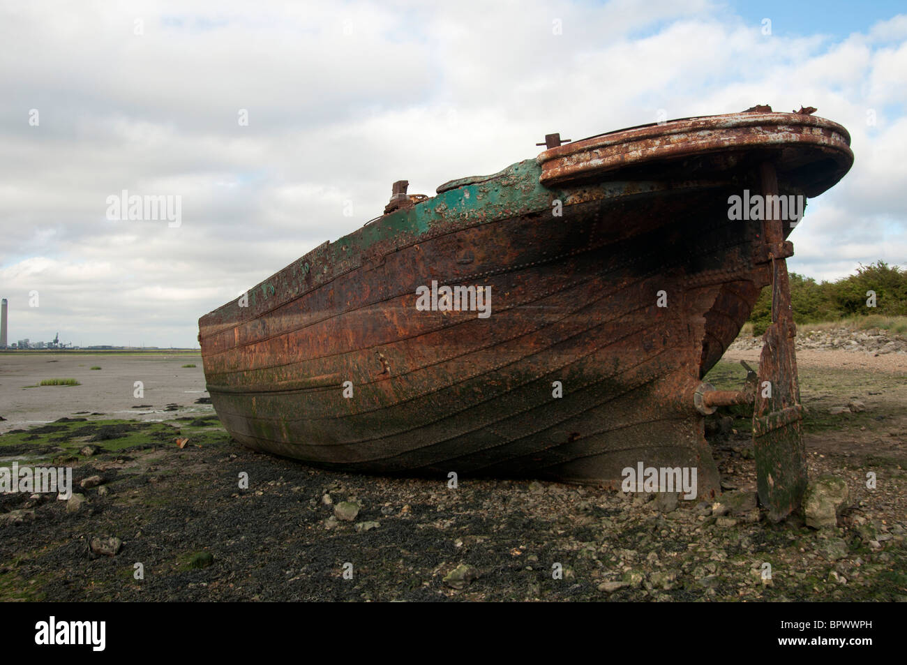 river medway wrecked ship tug boat waterloo built in 1891by ship ...