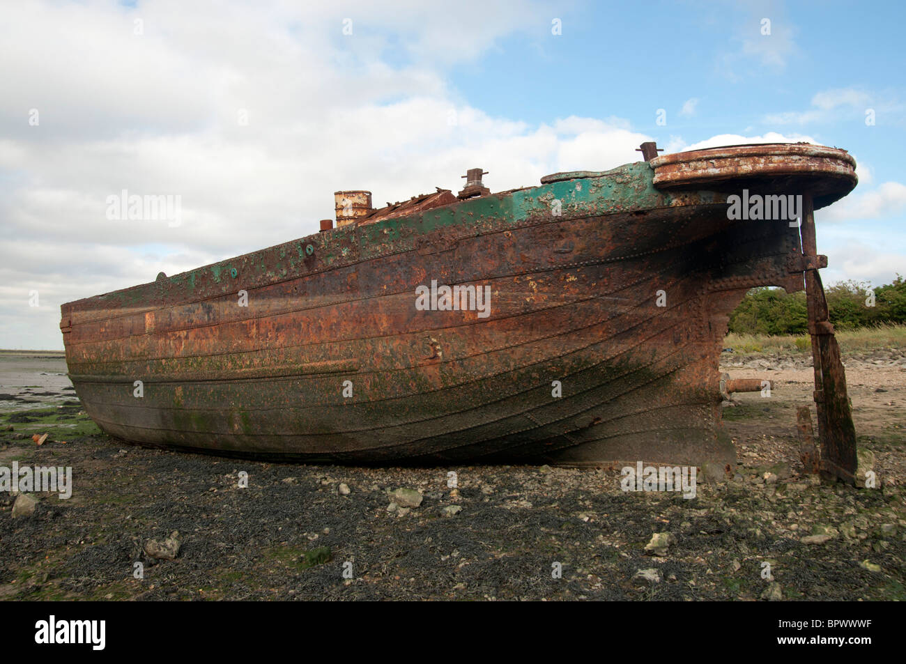 river medway wrecked ship tug boat waterloo built in 1891by ship ...