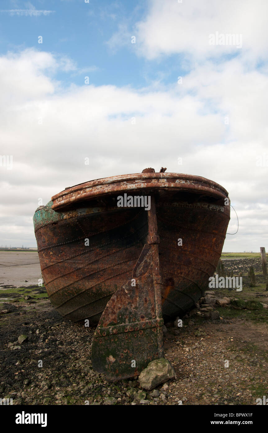river medway wrecked ship tug boat waterloo built in 1891by ship ...