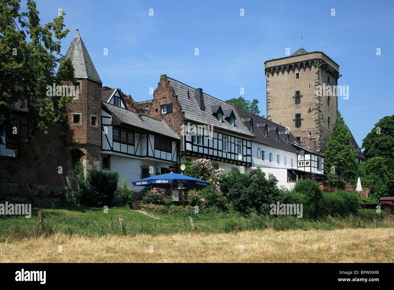 Mittelalter, Feste Zons, Zollturm und Rheintor in Dormagen-Zons ...