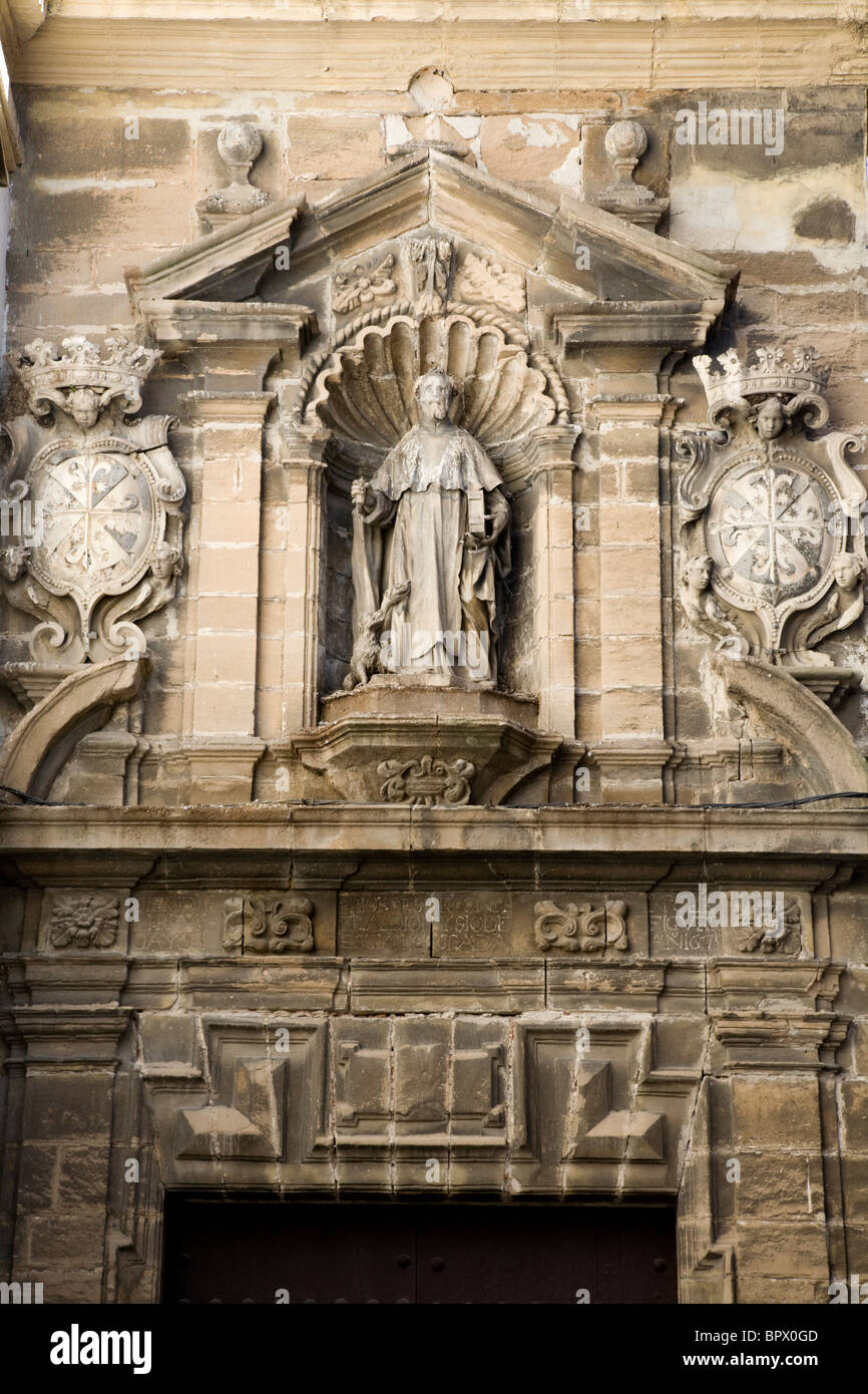 Stone monument / carving on gates / gate / entrance arch of city wall ...