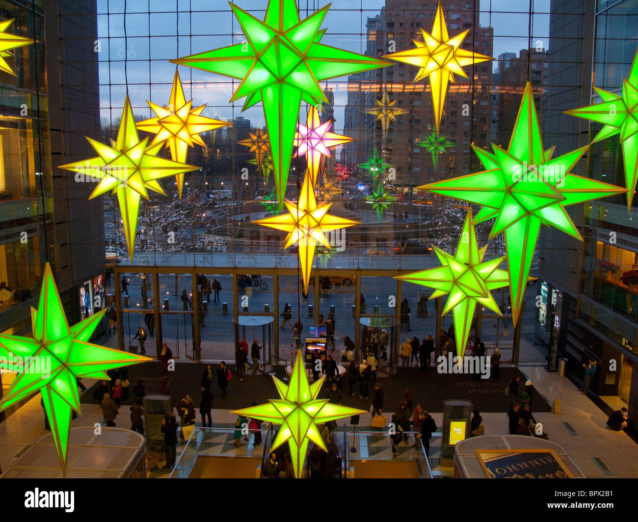 Time warner building interior hi-res stock photography and images - Alamy