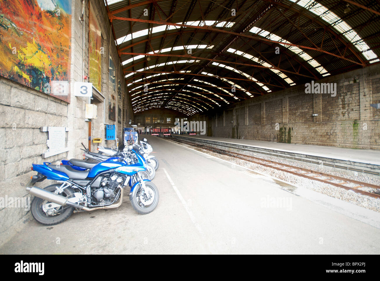 Penzance station hi-res stock photography and images - Alamy
