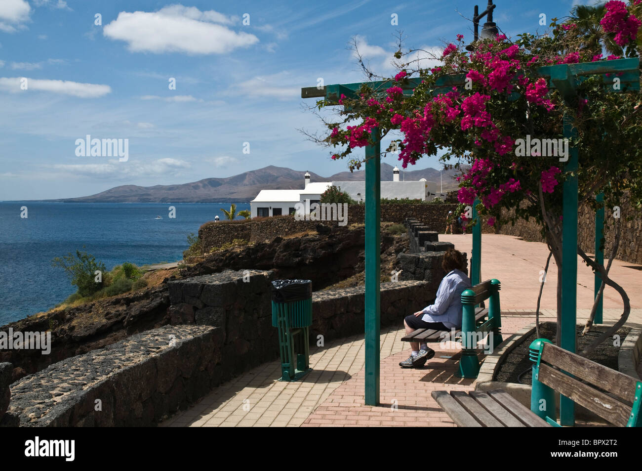 Seating on the promenade hi-res stock photography and images - Alamy
