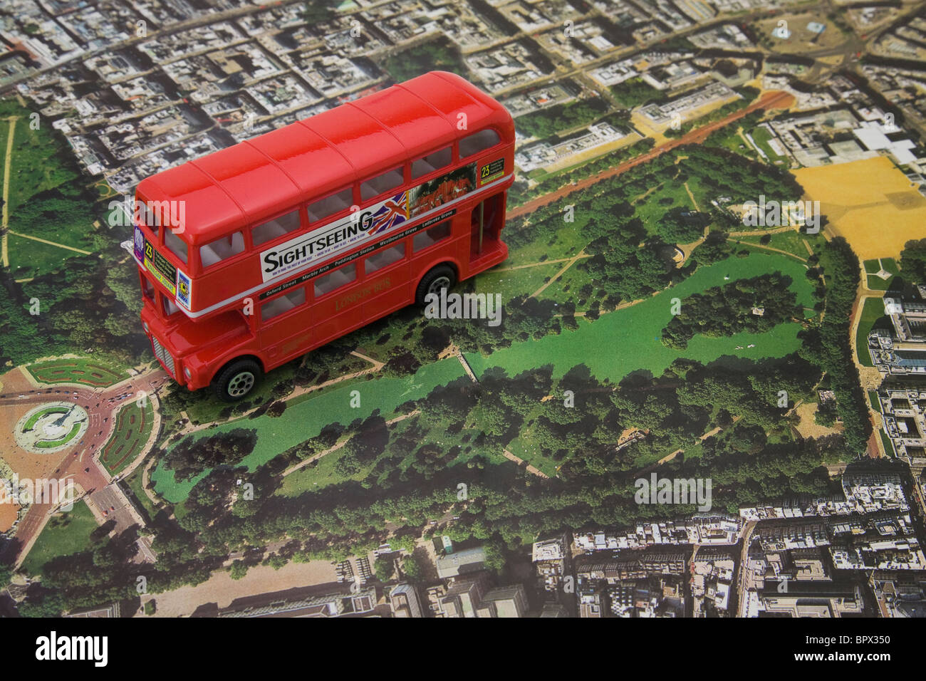 Red route map hi-res stock photography and images - Alamy