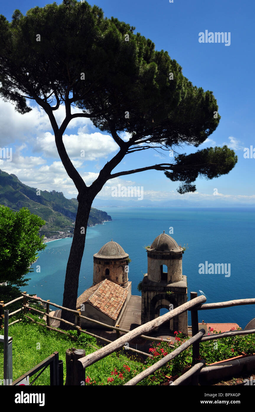 Villa Rufolo Ravello on the Amalfi coast in Italy Stock Photo - Alamy
