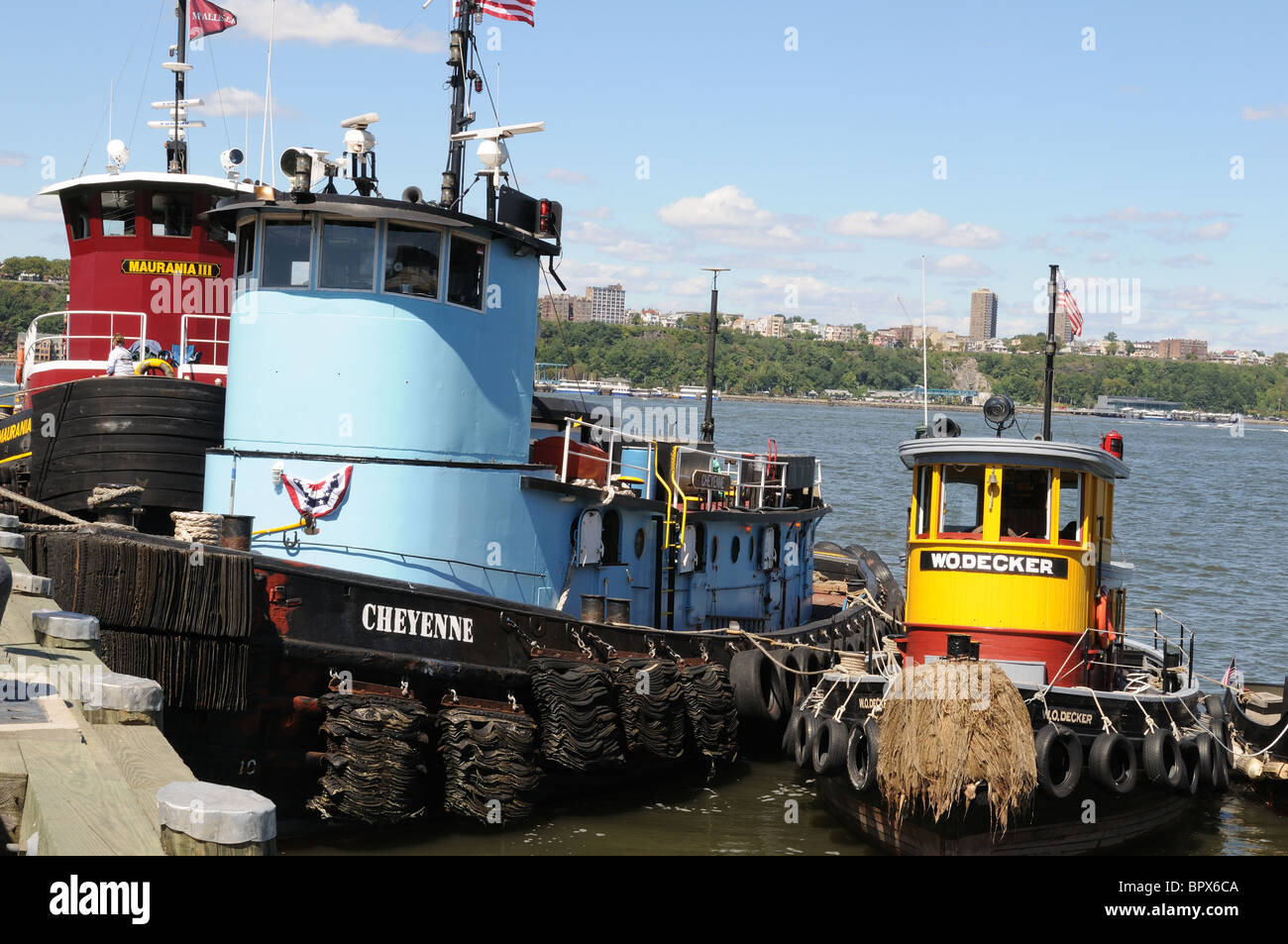 Hudson river tugboat race hi-res stock photography and images - Alamy