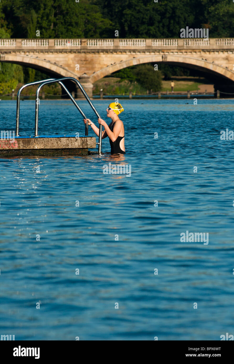 Swimmer side profile hi-res stock photography and images - Alamy
