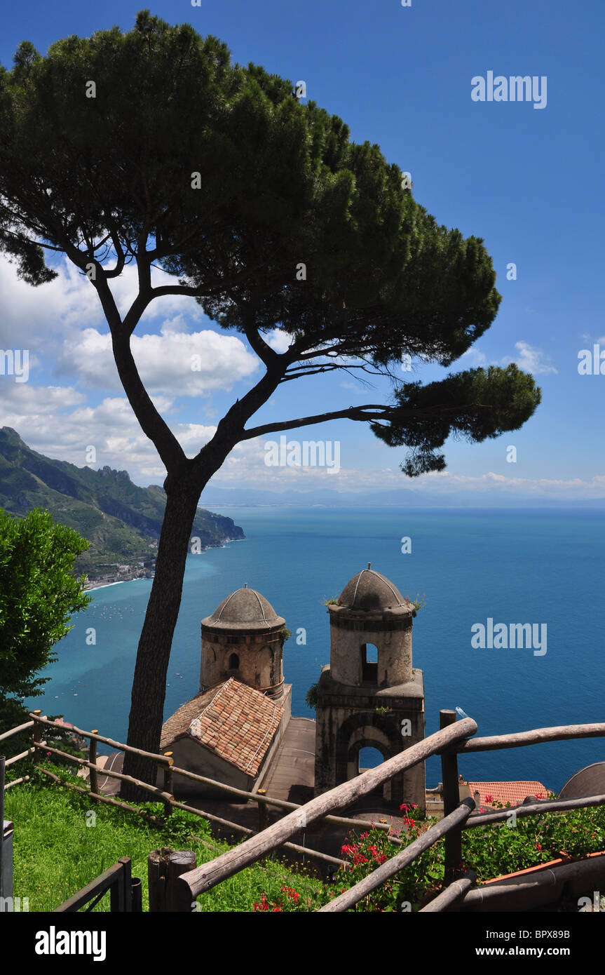 Villa Rufolo Ravello on the Amalfi coast in Italy Stock Photo - Alamy