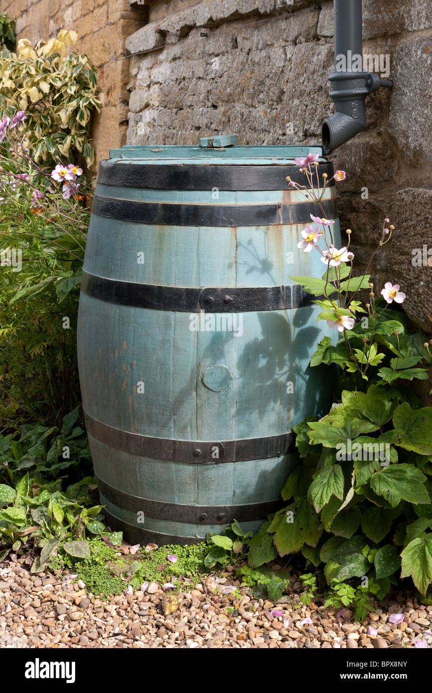 Garden Water barrel Stock Photo - Alamy