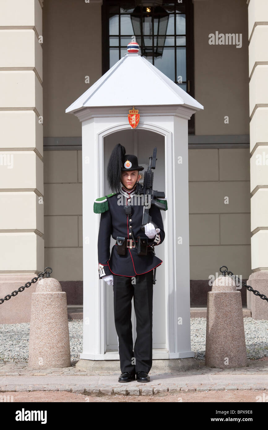 Royal Guardsman in front of the Royal Palace, Oslo. Photo:Jeff Gilbert ...