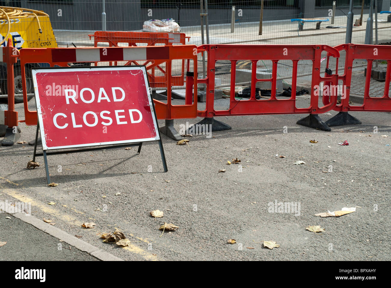 Road Closed Sign Stock Photo - Alamy