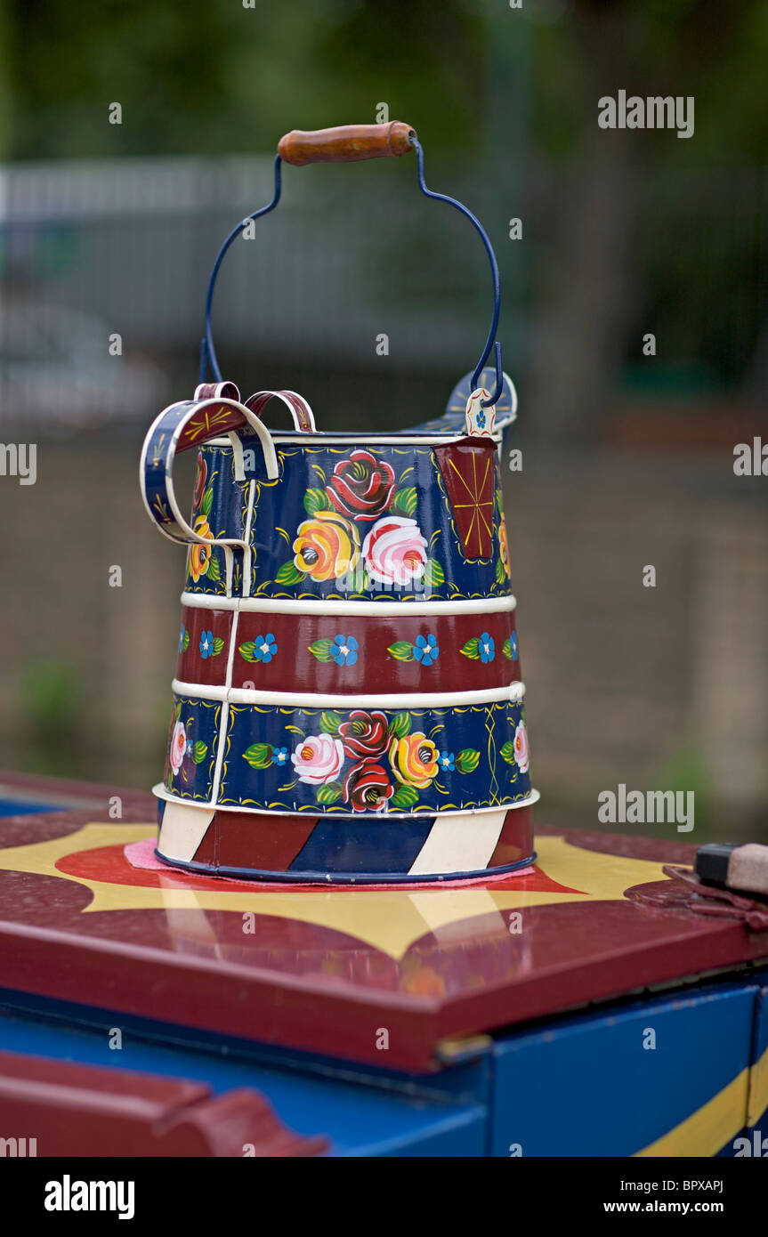 narrowboat water can decorated with flowers Stock Photo - Alamy
