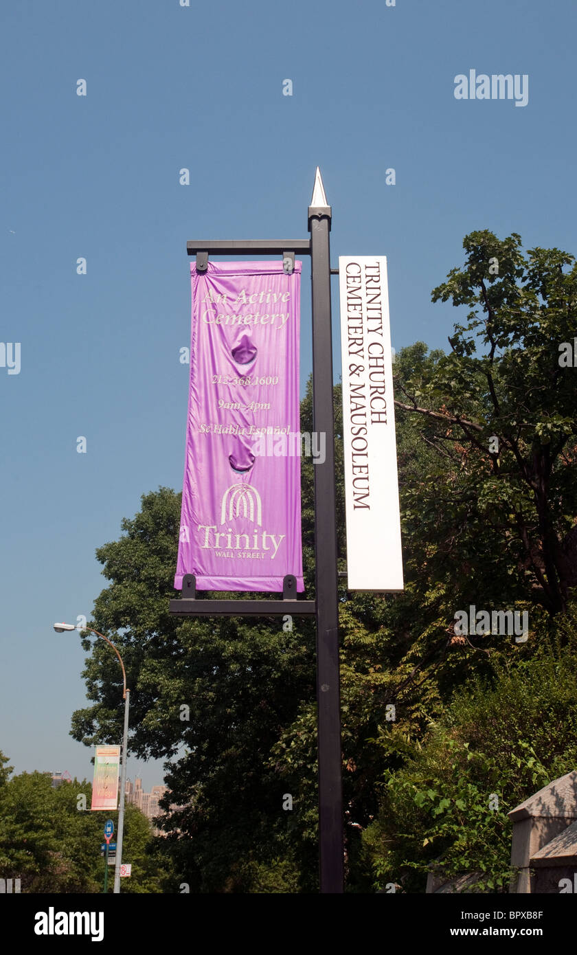 The Trinity Church Cemetery and Mausoleum in the New York neighborhood ...