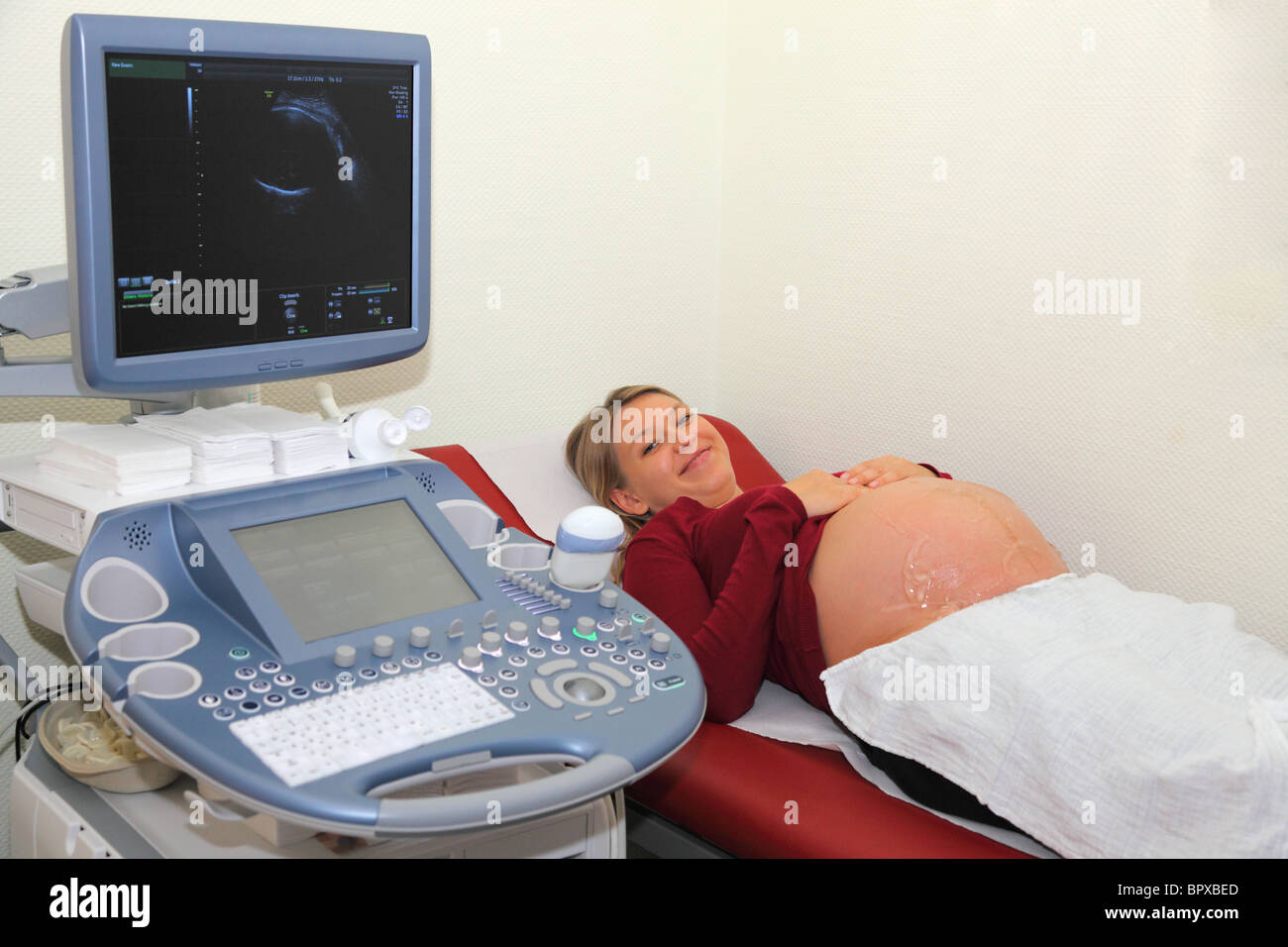 Pregnant woman at the ultrasonic scan examination Stock Photo - Alamy