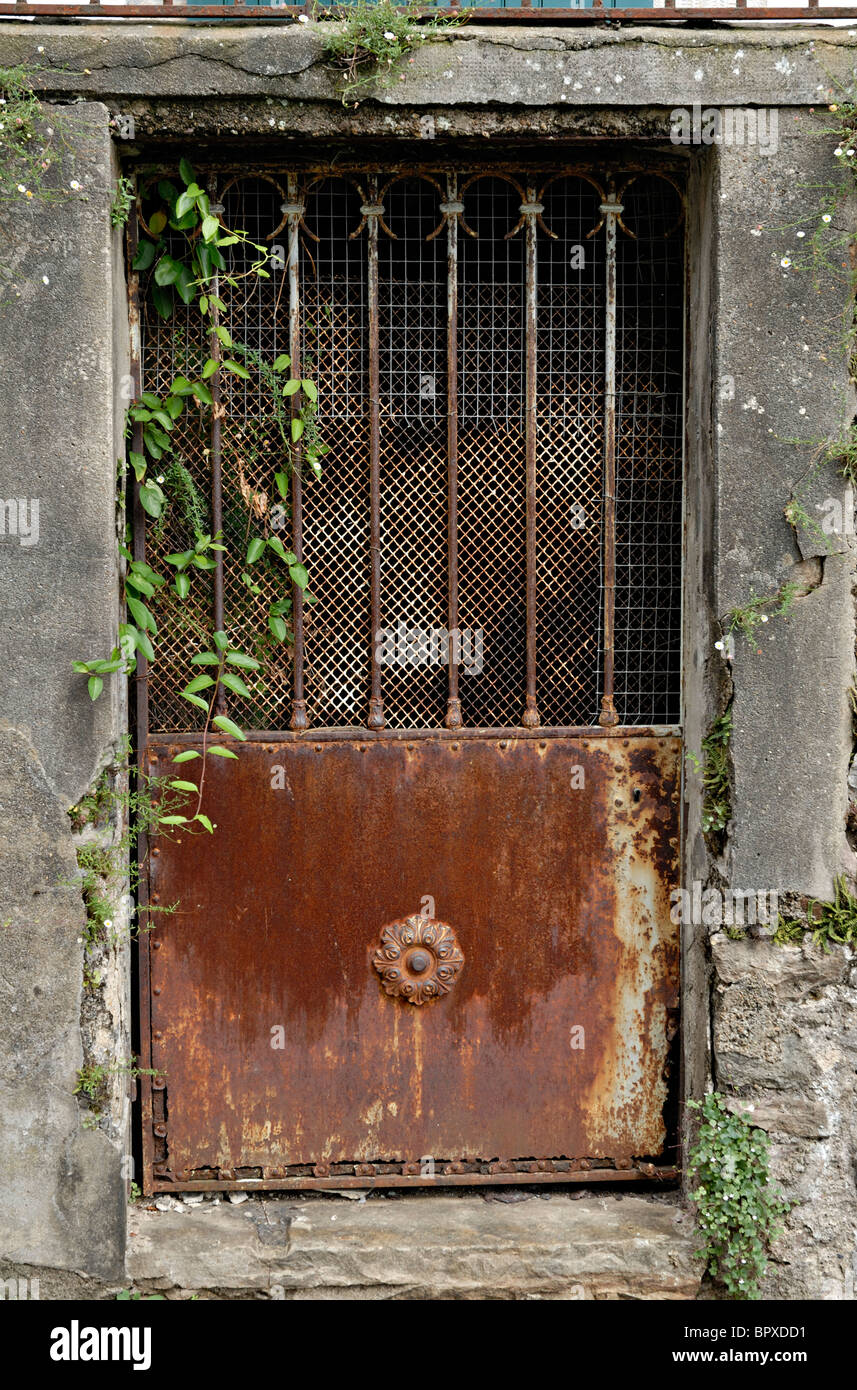 Old rusty metal door Stock Photo - Alamy