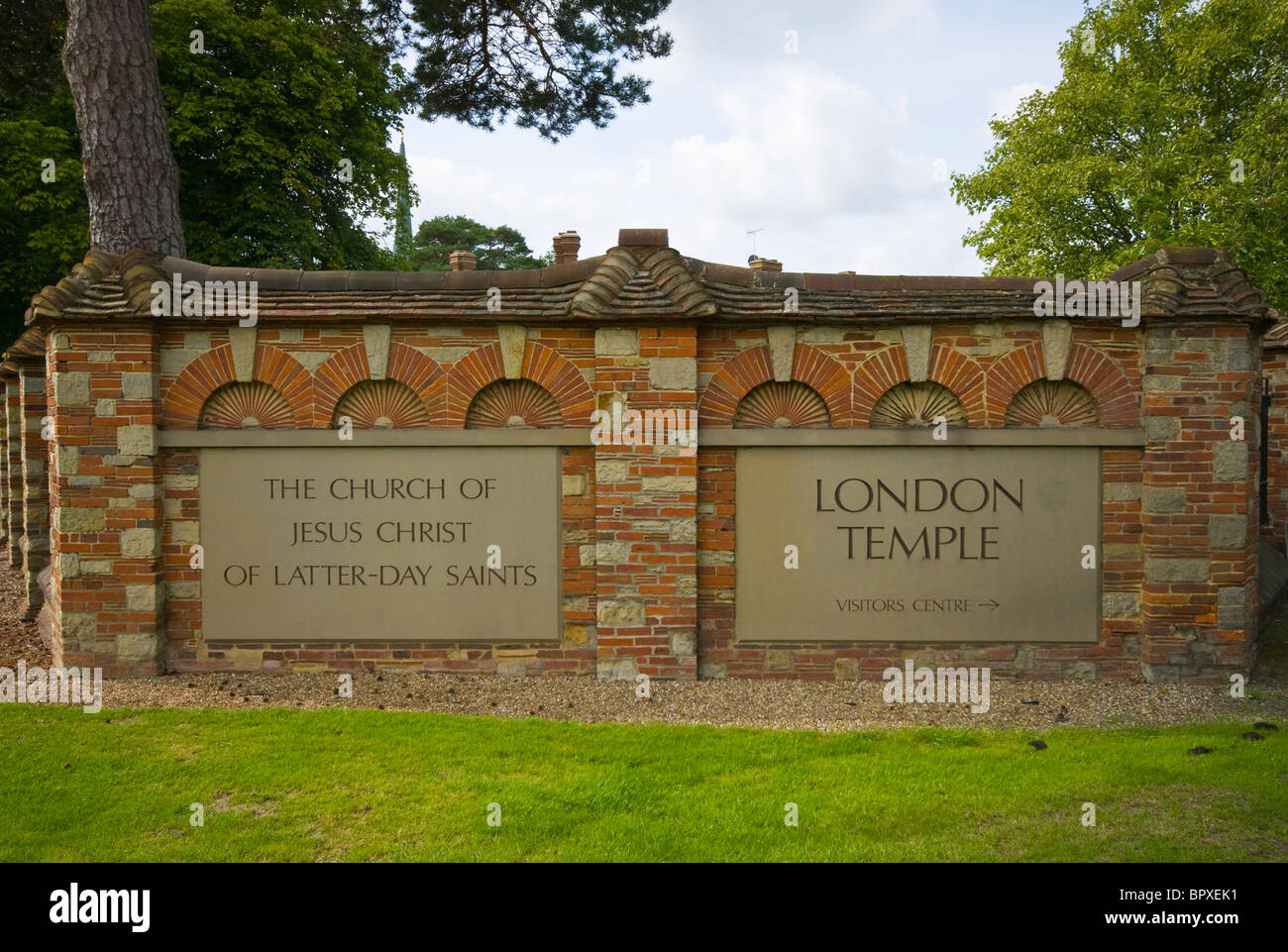 London england temple mormon hi-res stock photography and images - Alamy