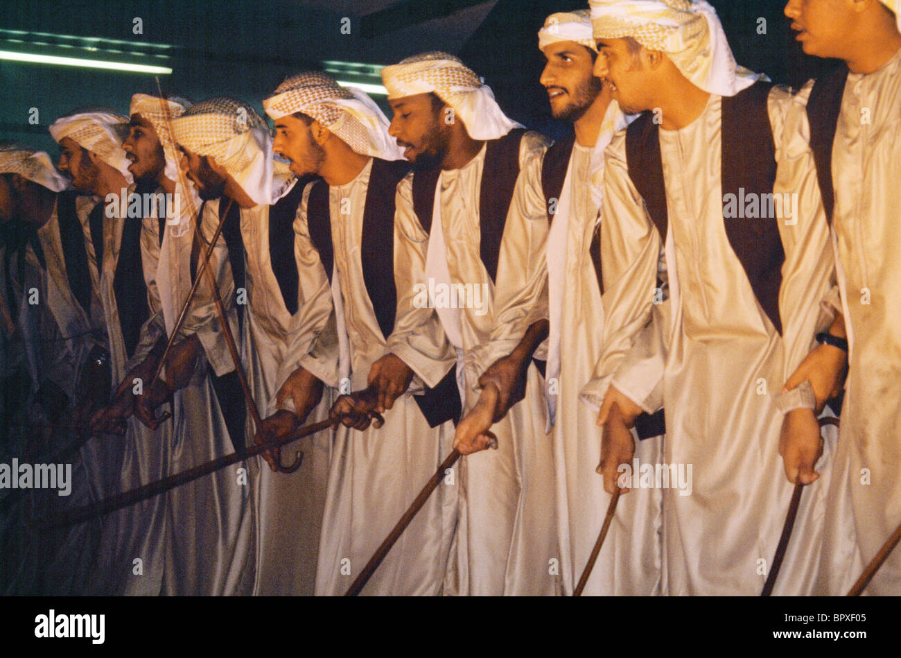 United Arab Emirates Men Dancing Stock Photo - Alamy