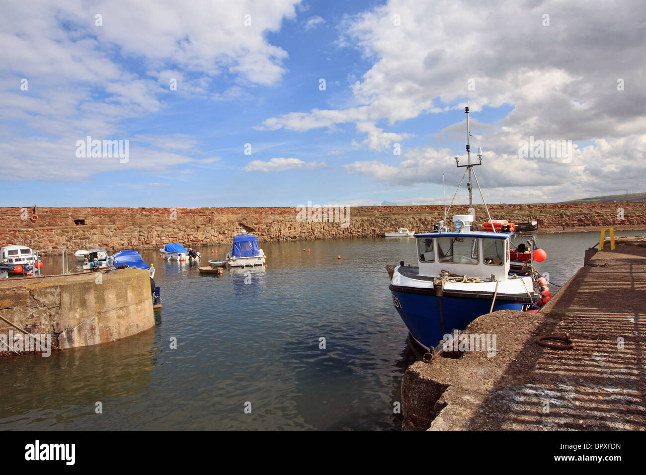 Dunbar lifeboat hi-res stock photography and images - Alamy