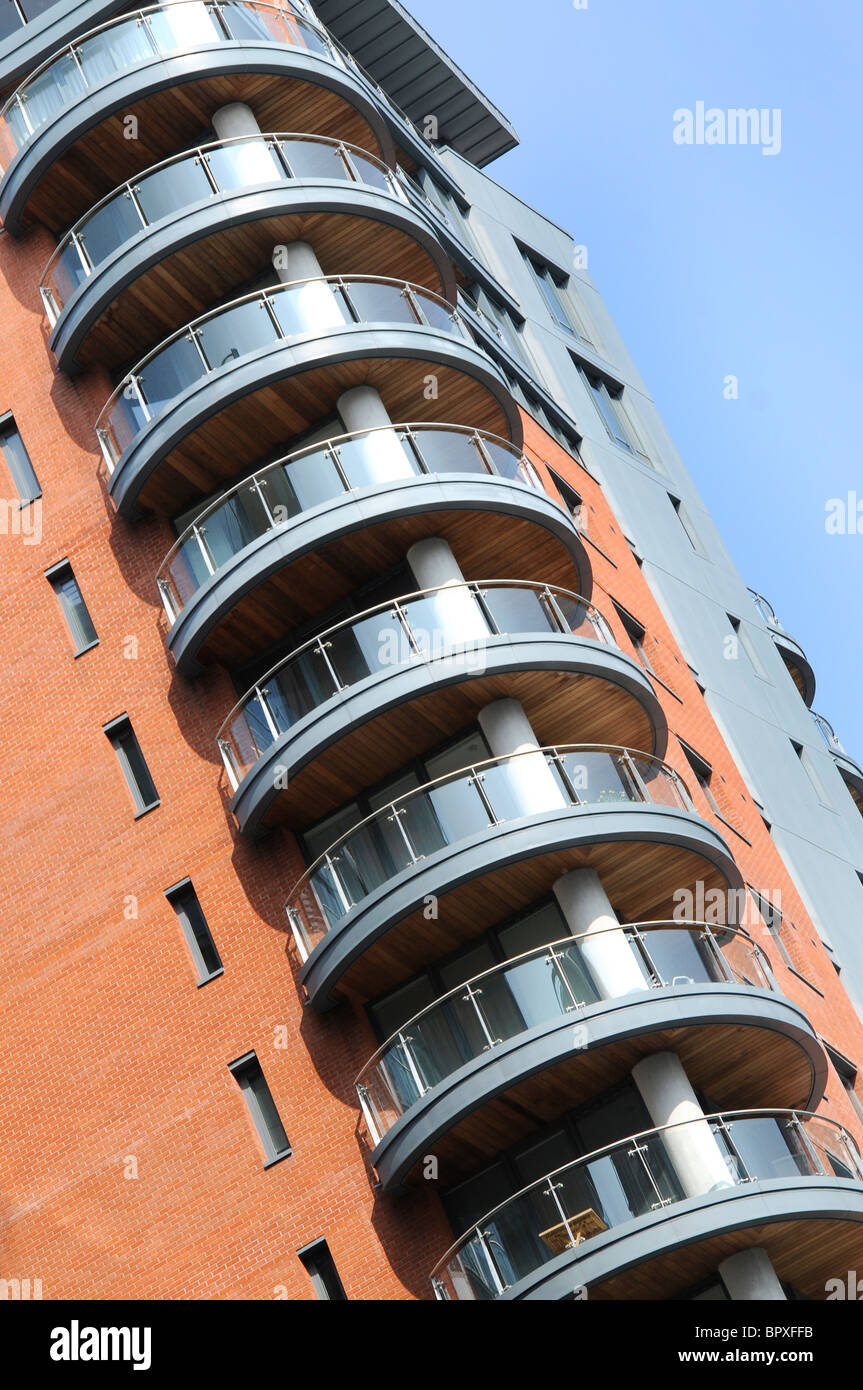 Modern tower block hi-res stock photography and images - Alamy