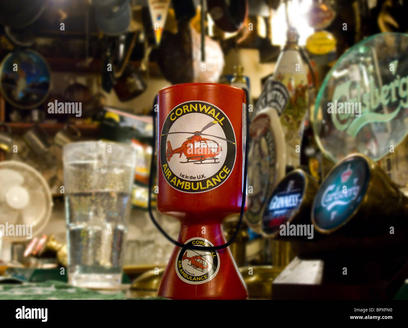Appeal giving charity collecting hi-res stock photography and images ...