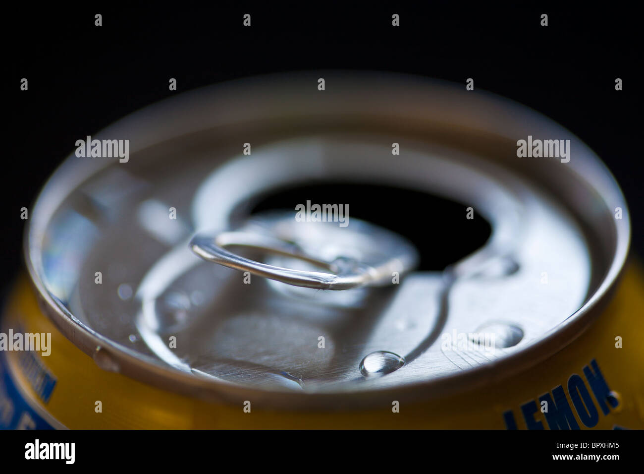 top of open aluminum beverage can with water droplets Stock Photo - Alamy