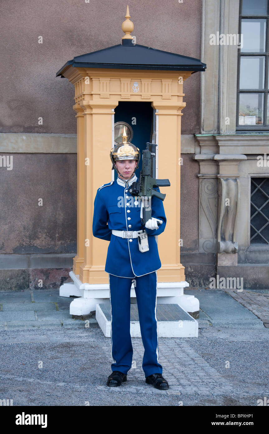A guard on duty at the Royal Palace in Stockholm, Sweden Stock Photo ...