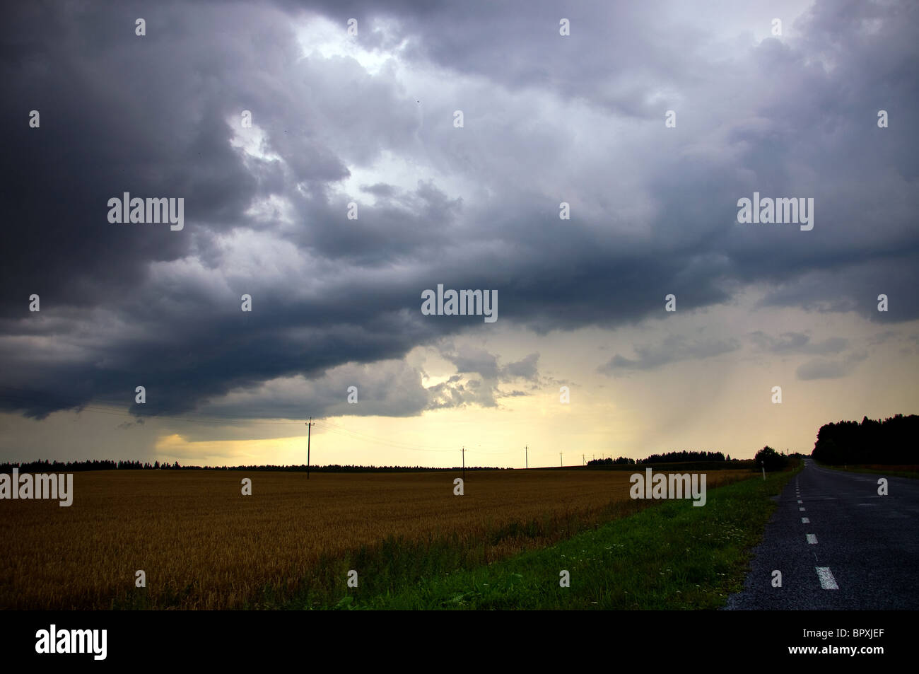 Super windy hi-res stock photography and images - Alamy