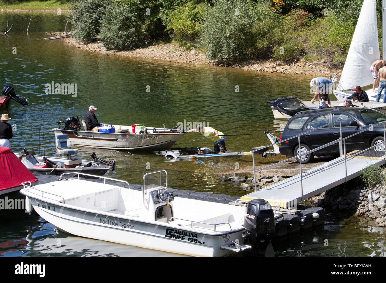 Car ramp hi-res stock photography and images - Alamy