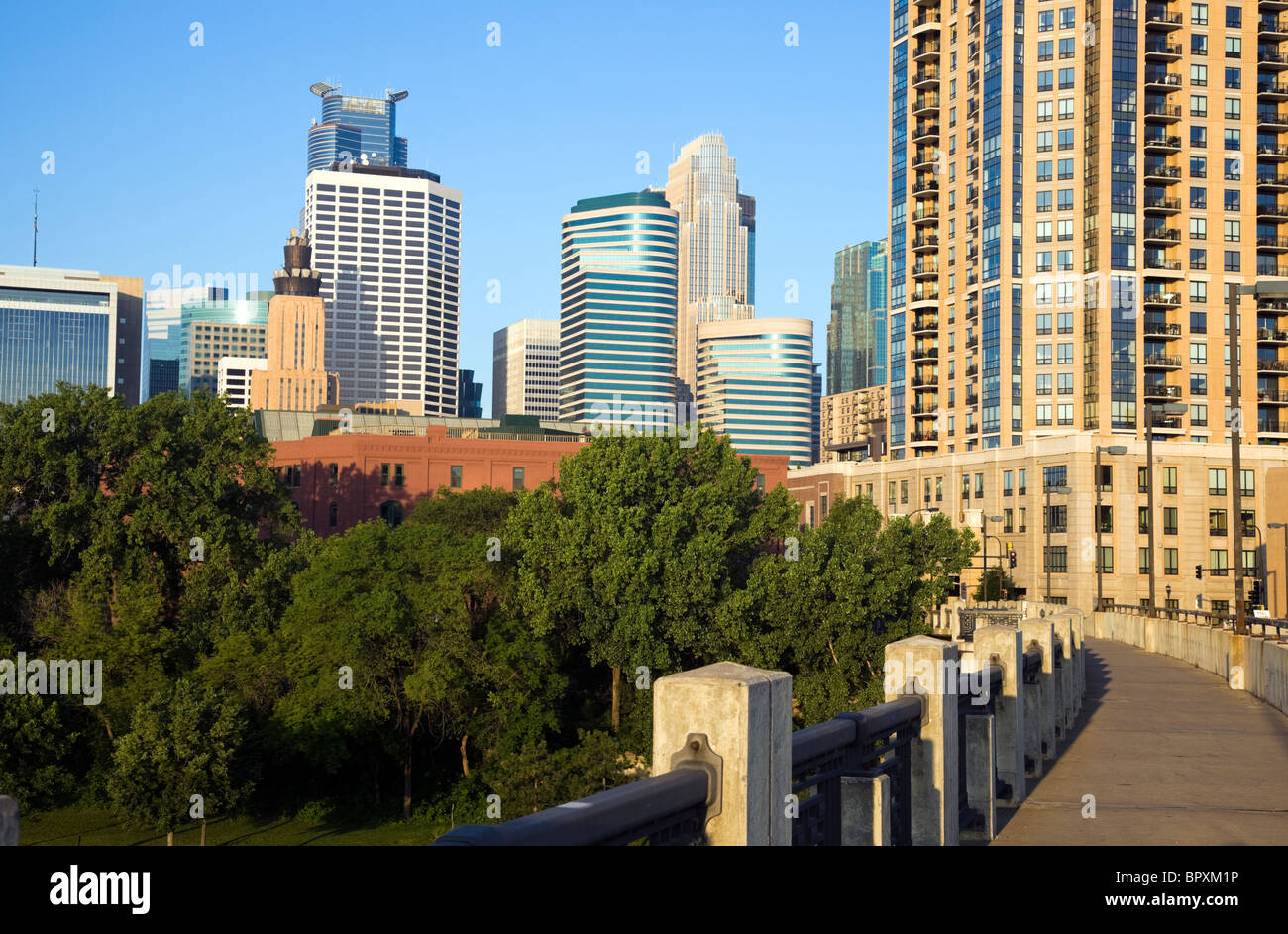 Downtown minneapolis skyline hi-res stock photography and images - Alamy