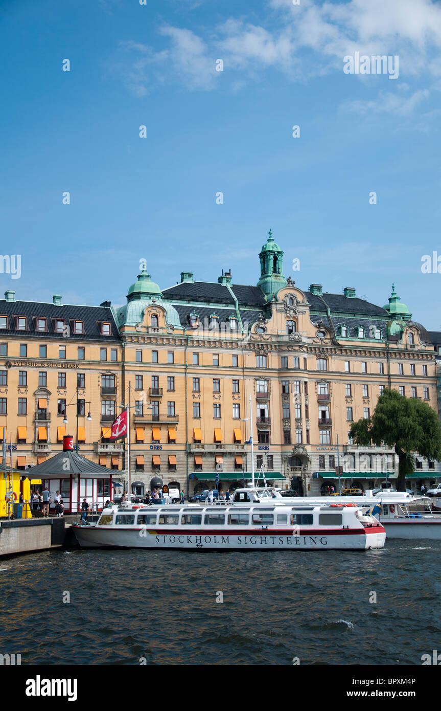 Sightseeing boats hi-res stock photography and images - Alamy