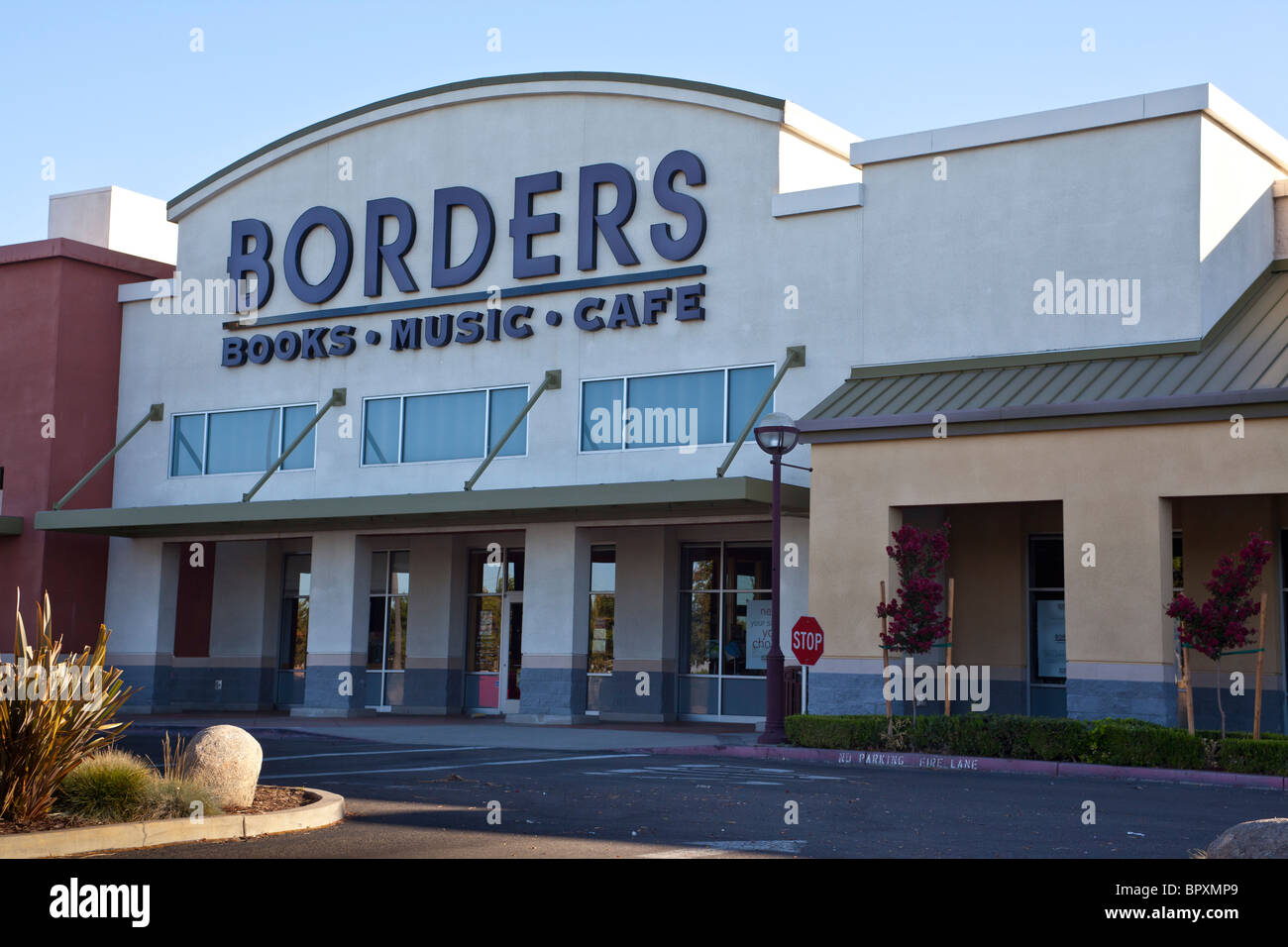 Borders books hi-res stock photography and images - Alamy