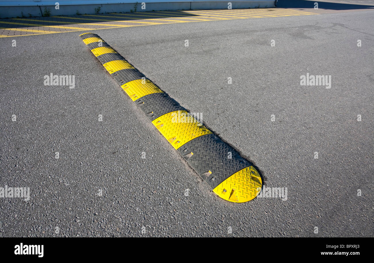 Speed bump hi-res stock photography and images - Alamy