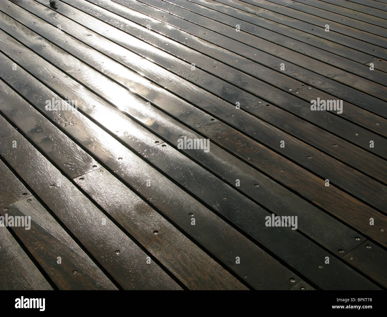 Wet wooden boards hi-res stock photography and images - Alamy