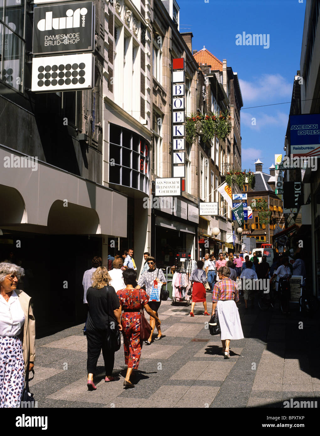 Busy shopping street in The Hague Stock Photo - Alamy