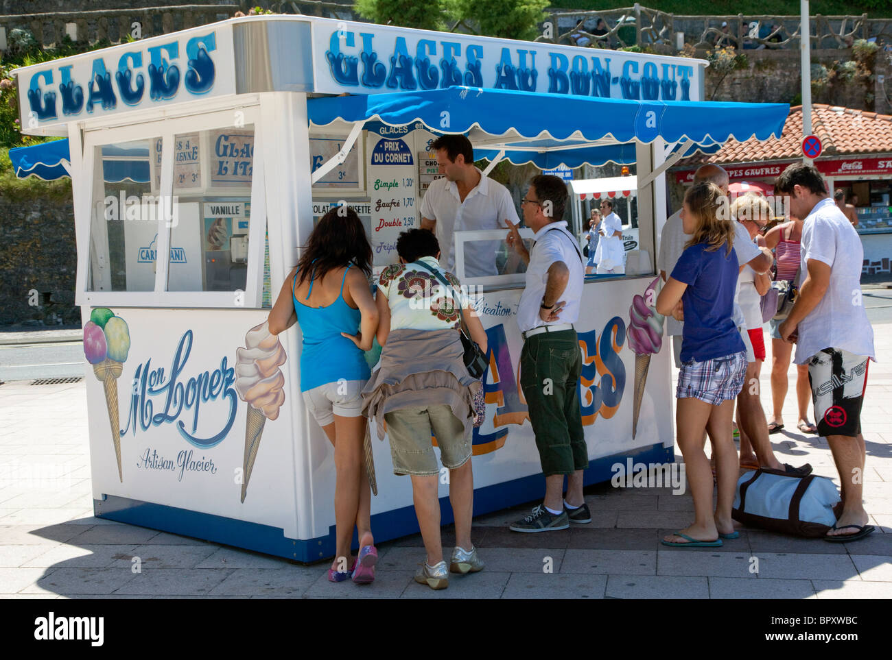 Ice cream kiosk near beach in Biarritz, France Stock Photo - Alamy