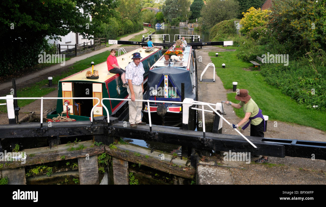 Narrow boats in Apsley Lock 65 on the Grand Union Canal, Hertfordshire ...