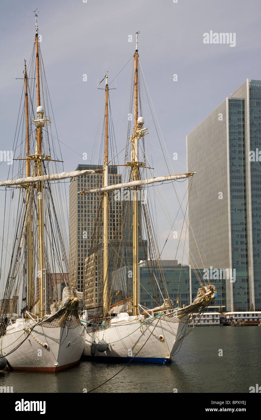 England London Docklands, Canary wharf & sailing ships from South Quay ...
