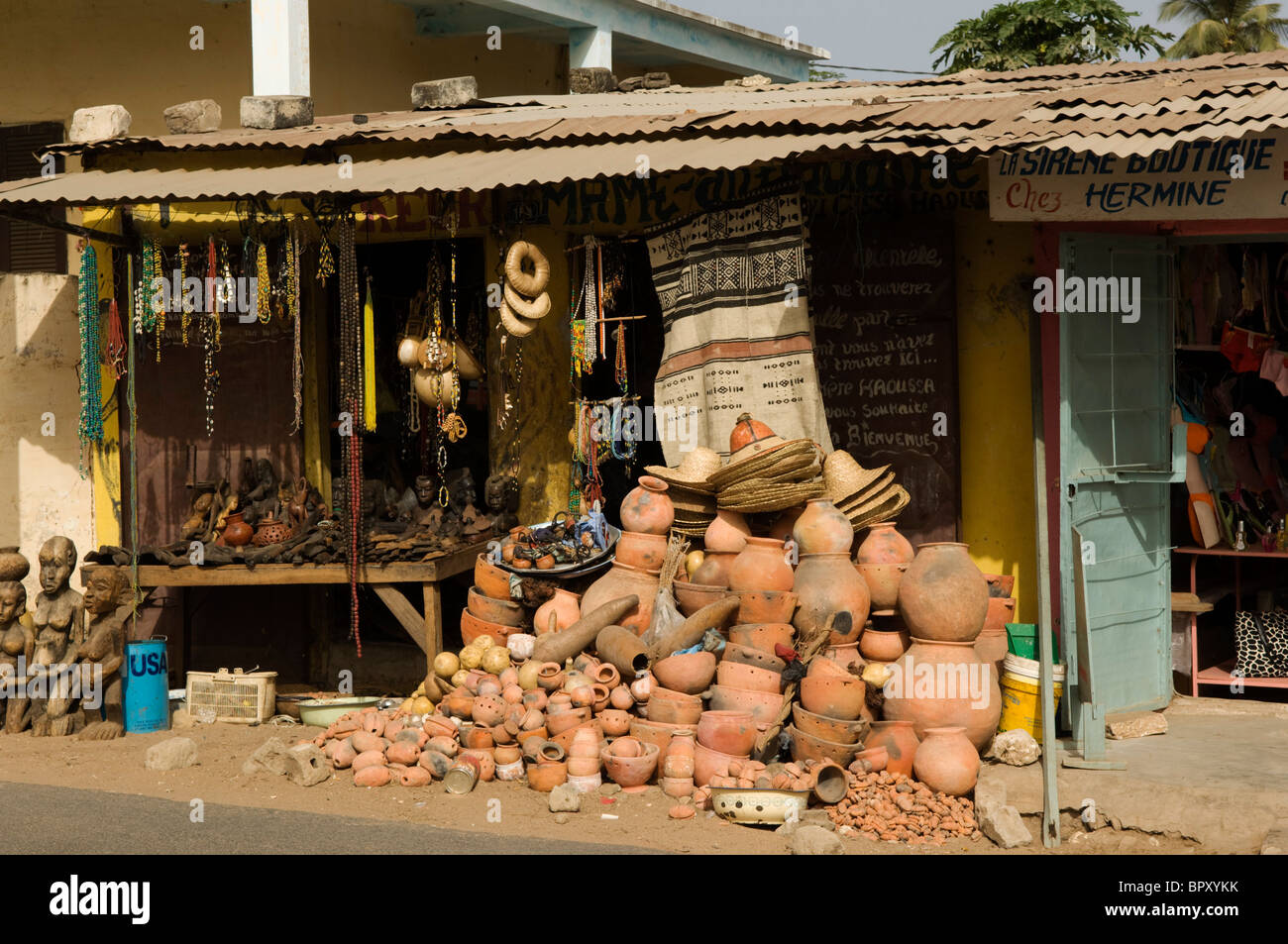 pottery shop, Ziguinchor, Casamance, Senegal Stock Photo - Alamy
