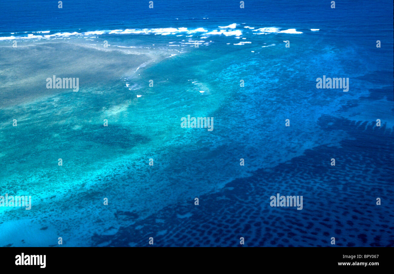 Shallow coral reefs around hi-res stock photography and images - Alamy