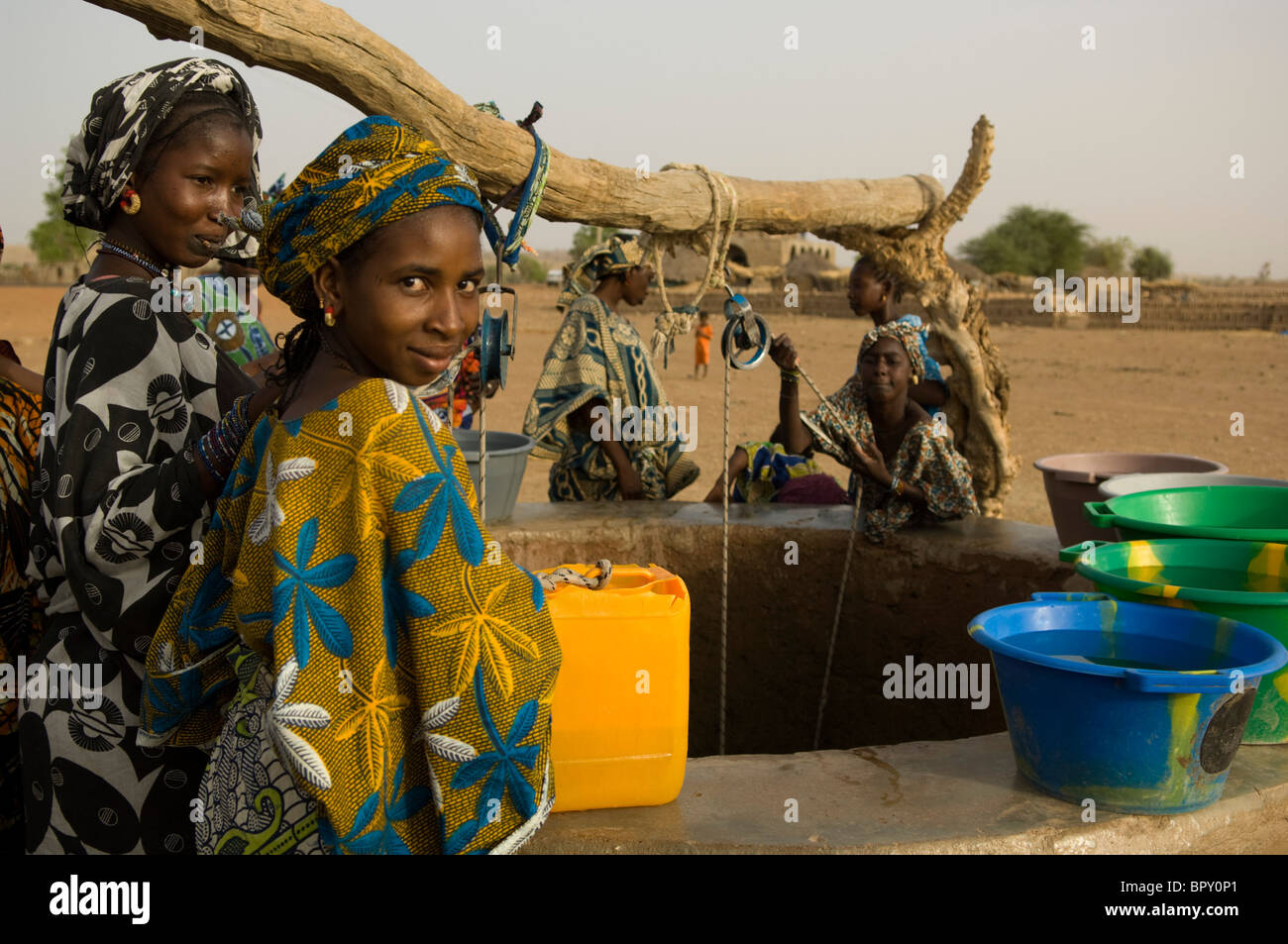 Desert well hi-res stock photography and images - Alamy