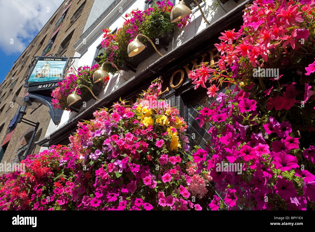 Mayflower rotherhithe london hi-res stock photography and images - Alamy