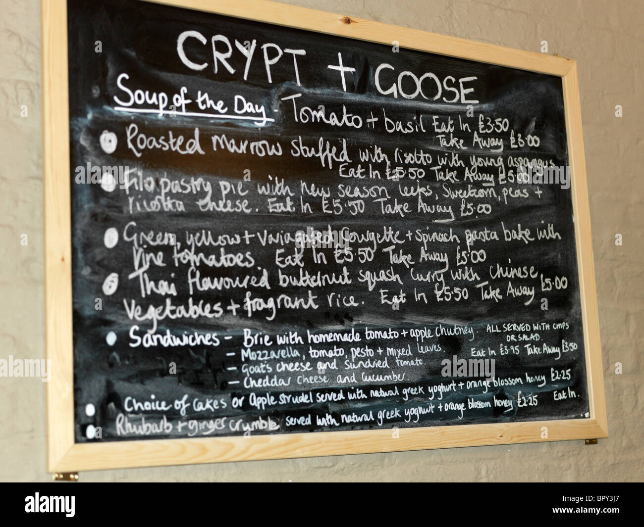 London England The Crypt And The Goose Cafe Within St Marylebone Parish ...