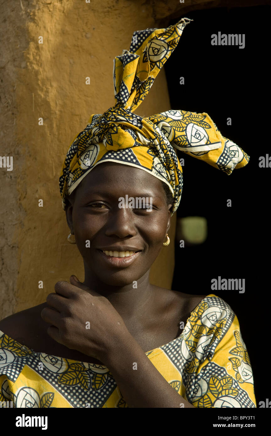 Senegal woman portrait africa west hi-res stock photography and images ...