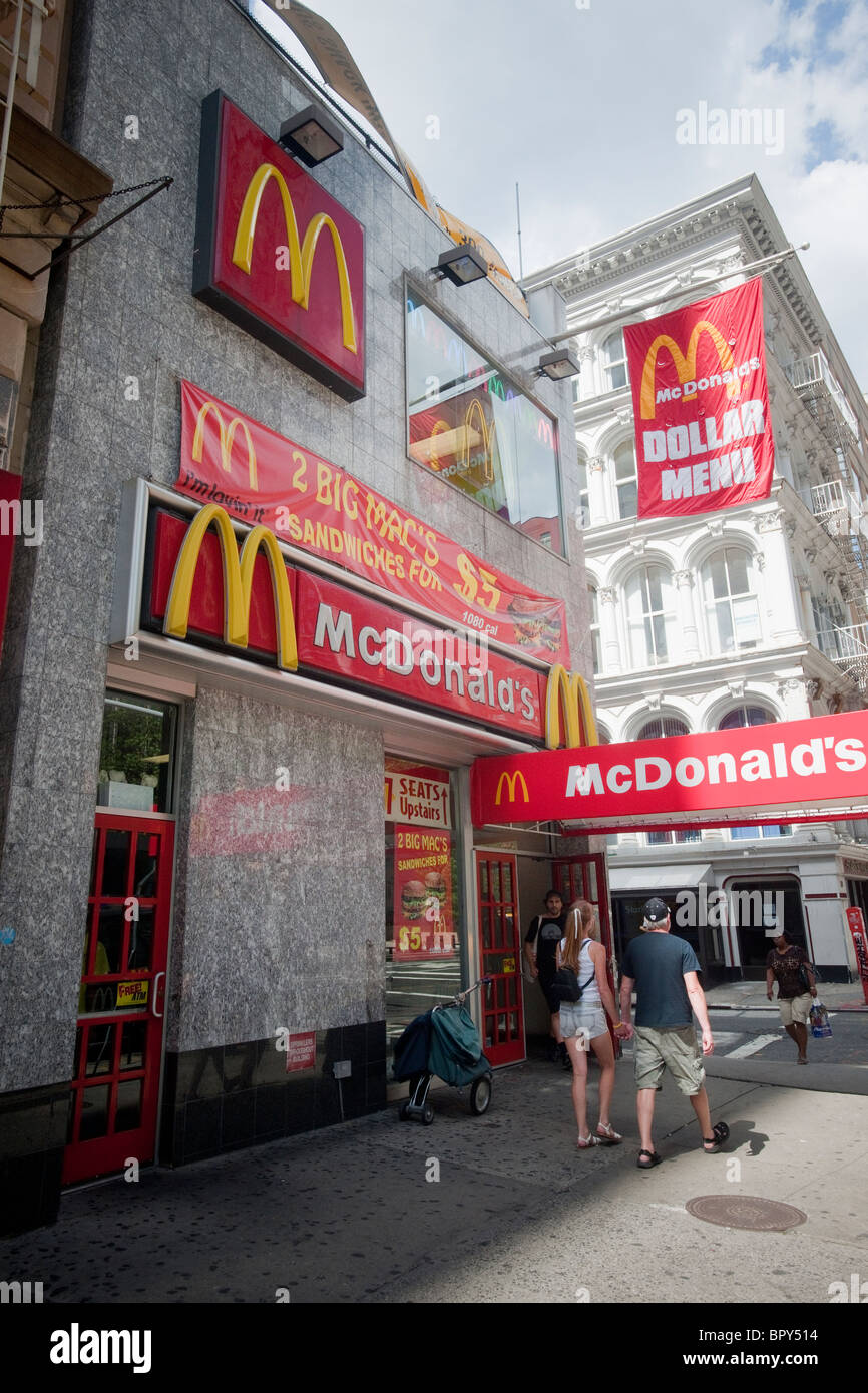 Mcdonalds menu sign hi-res stock photography and images - Alamy